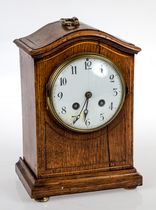 Reloj ingles eduardino en madera de roble con marqueteria de limoncillo.,
