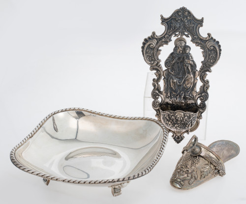 Spanish silver bread box, law 916, 20th century,