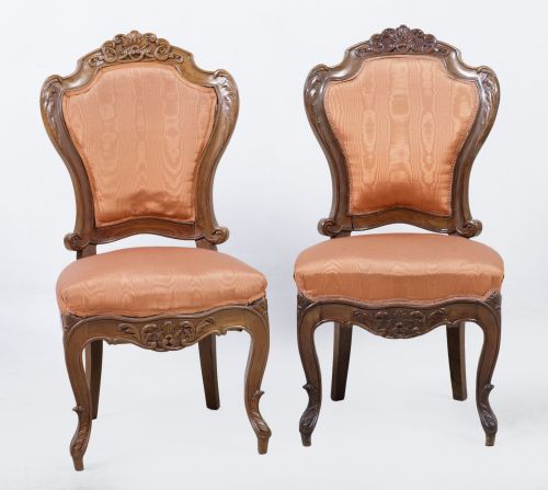 Pareja de sillas isabelinas, España, S. XIX,